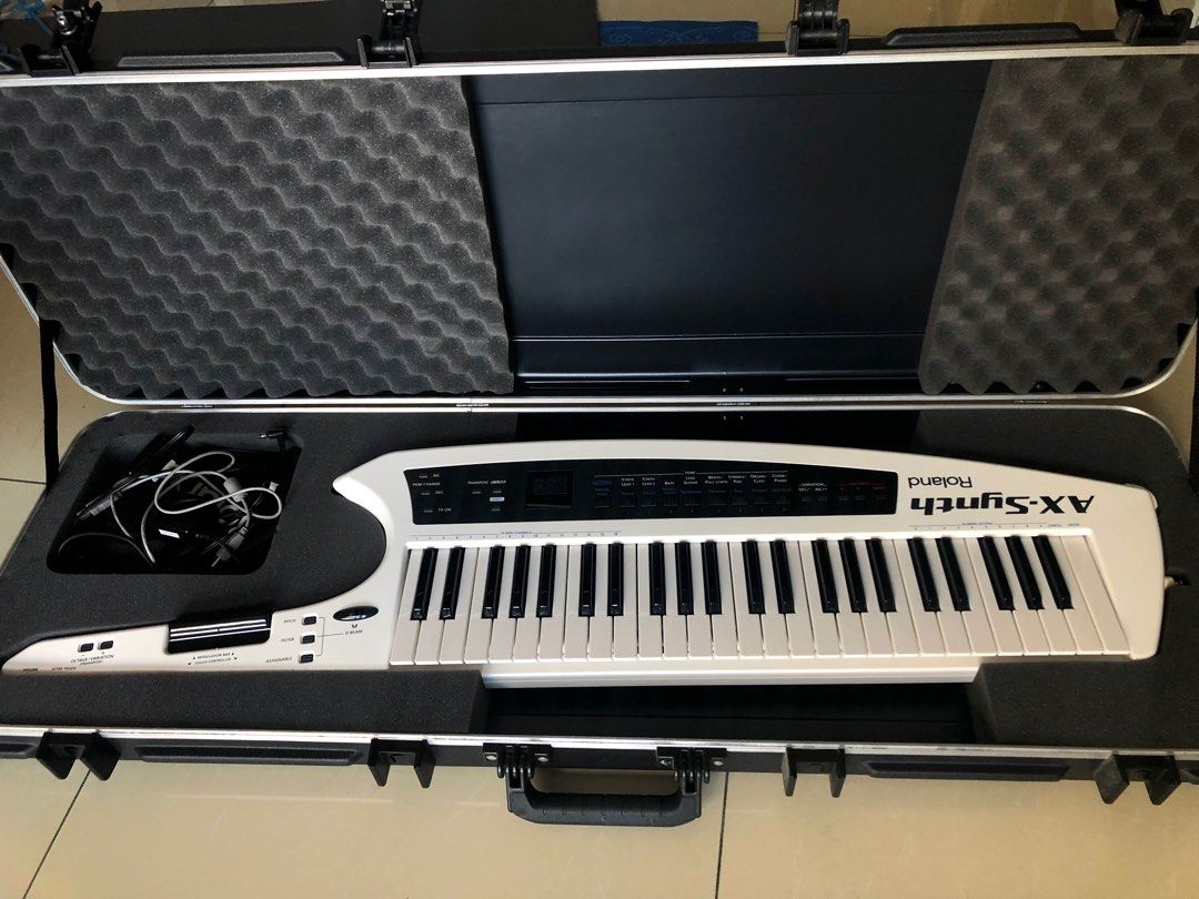 ROLAND AX-Synth 肩背式合成器 鍵盤keyboard 附防撞收納琴盒+琴架, 書籍、休閒與玩具, 樂器、音樂相關, 樂器在旋轉拍賣