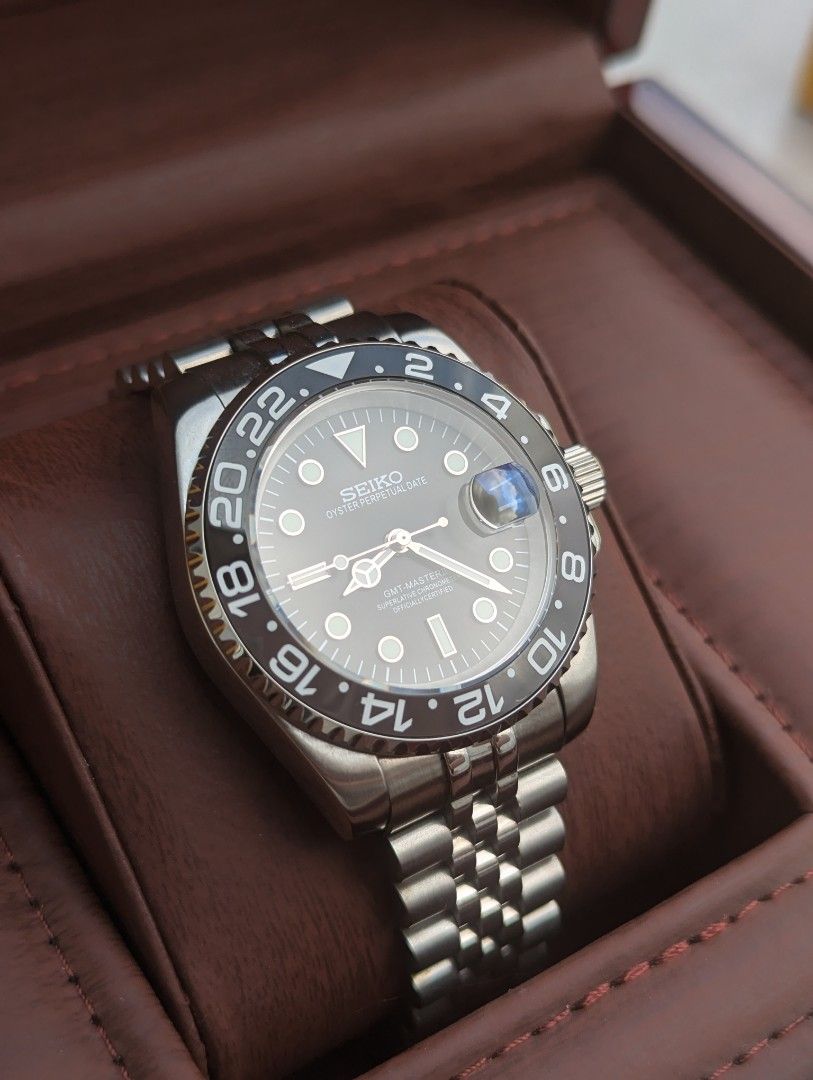 Seiko Mod Smod Custom Bruce Wayne GMT, Men's Fashion, Watches ...
