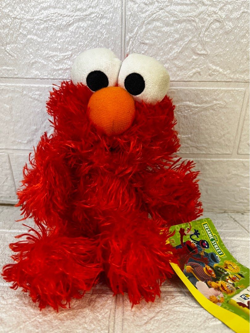 Sesame Street Character: Elmo Red Furry Plush/Stufftoy, Hobbies & Toys ...