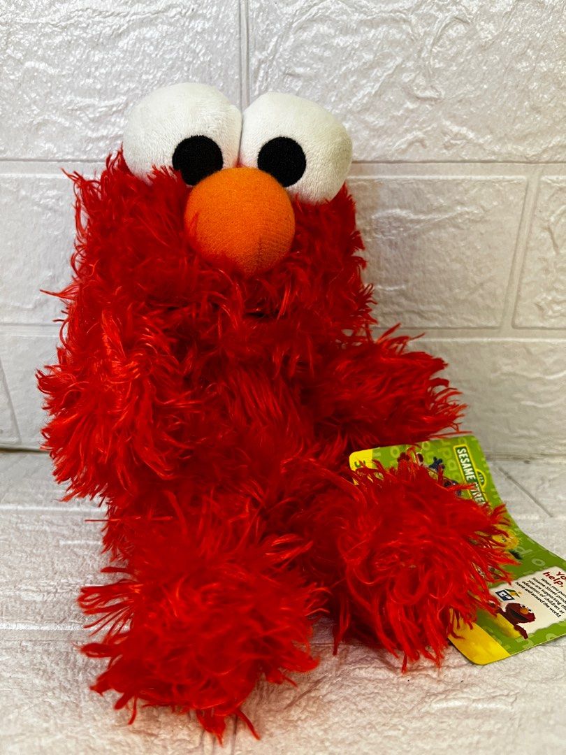 Sesame Street Character: Elmo Red Furry Plush/Stufftoy, Hobbies & Toys ...