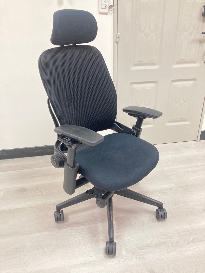 Steelcase Leap V2 4D 頭枕版 電腦人體工學椅 Aeron 同級, 家具及居家用品, 家具, 椅子在旋轉拍賣