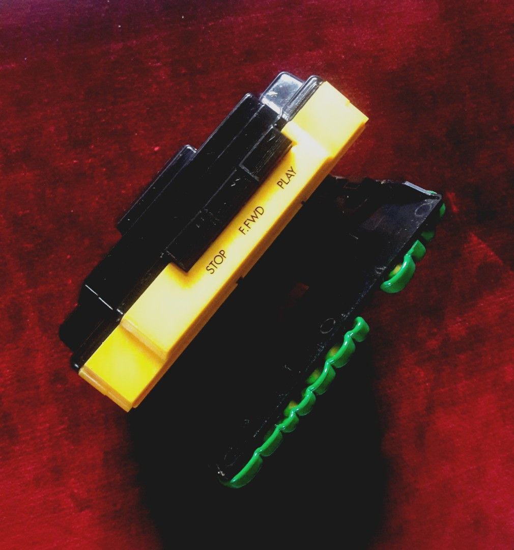 Walkman Lavsay model Bus Sekolah, Antik, Lainnya di Carousell