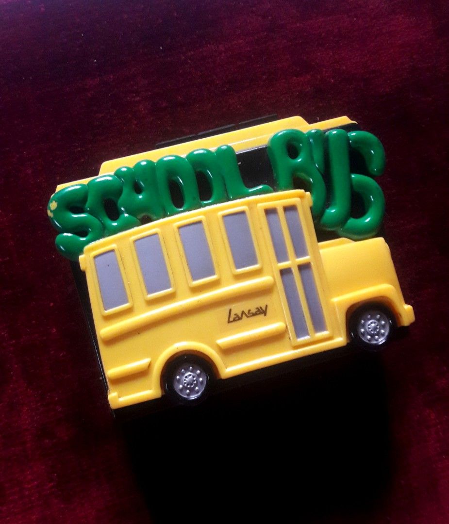 Walkman Lavsay model Bus Sekolah, Antik, Lainnya di Carousell