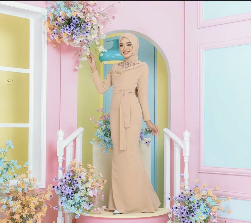 ALEESYA DRESS NUDE (Balqis Bakar), Women's Fashion, Muslimah Fashion ...