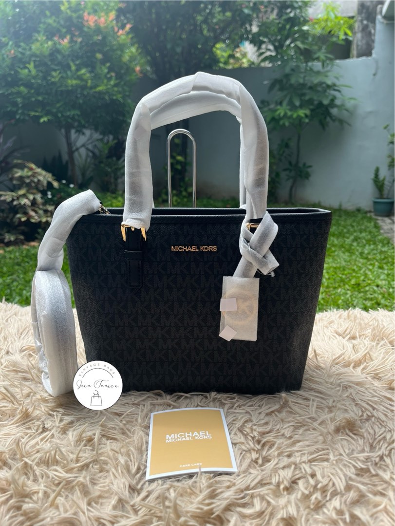 Authentic MK Carryall, Luxury, Bags & Wallets on Carousell
