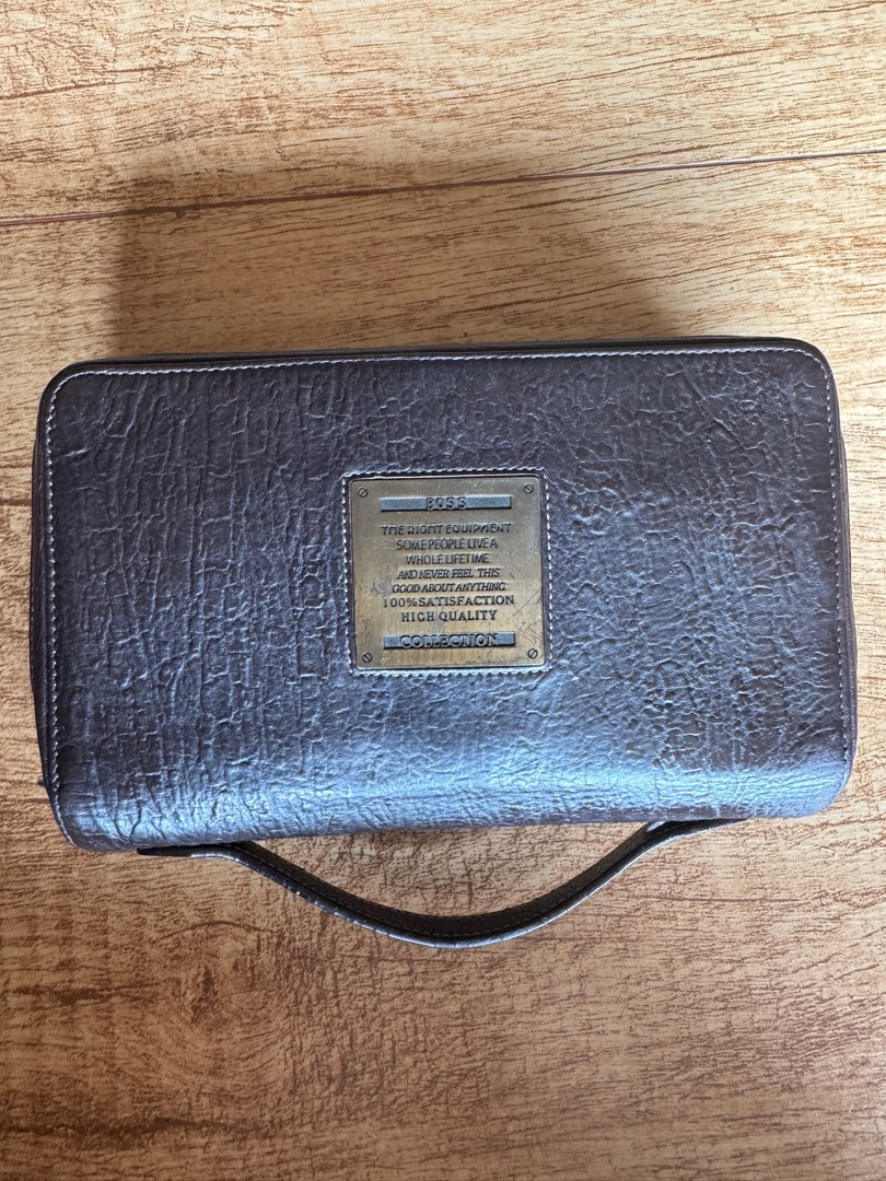 Dompet BOSS Double Zipper, Fesyen Pria, Tas & Dompet , Dompet di Carousell