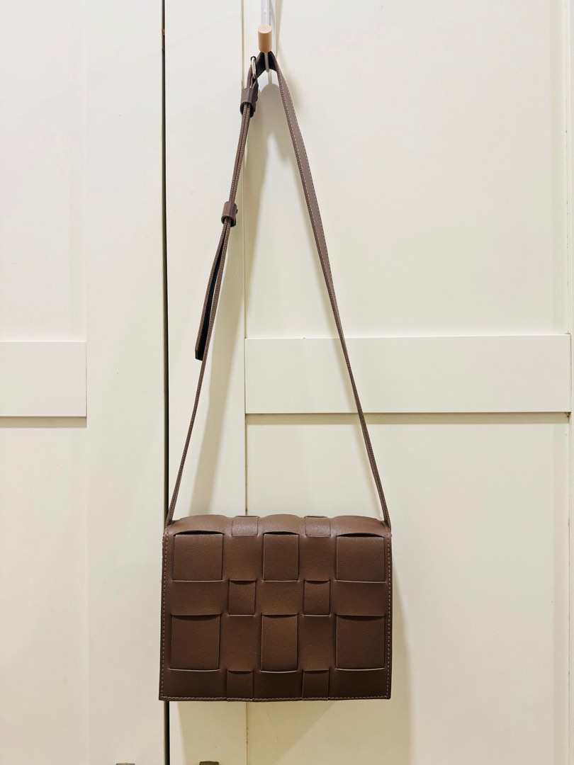Nazifi Nazri, Women's Fashion, Bags & Wallets, Shoulder Bags on Carousell