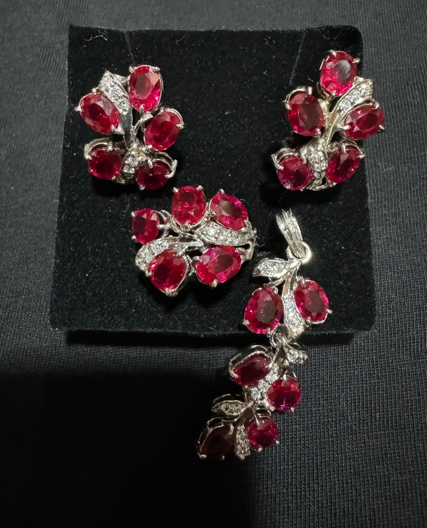 Ruby jewelry set in silver setting, Women's Fashion, Jewelry & Organizers, Earrings on Carousell