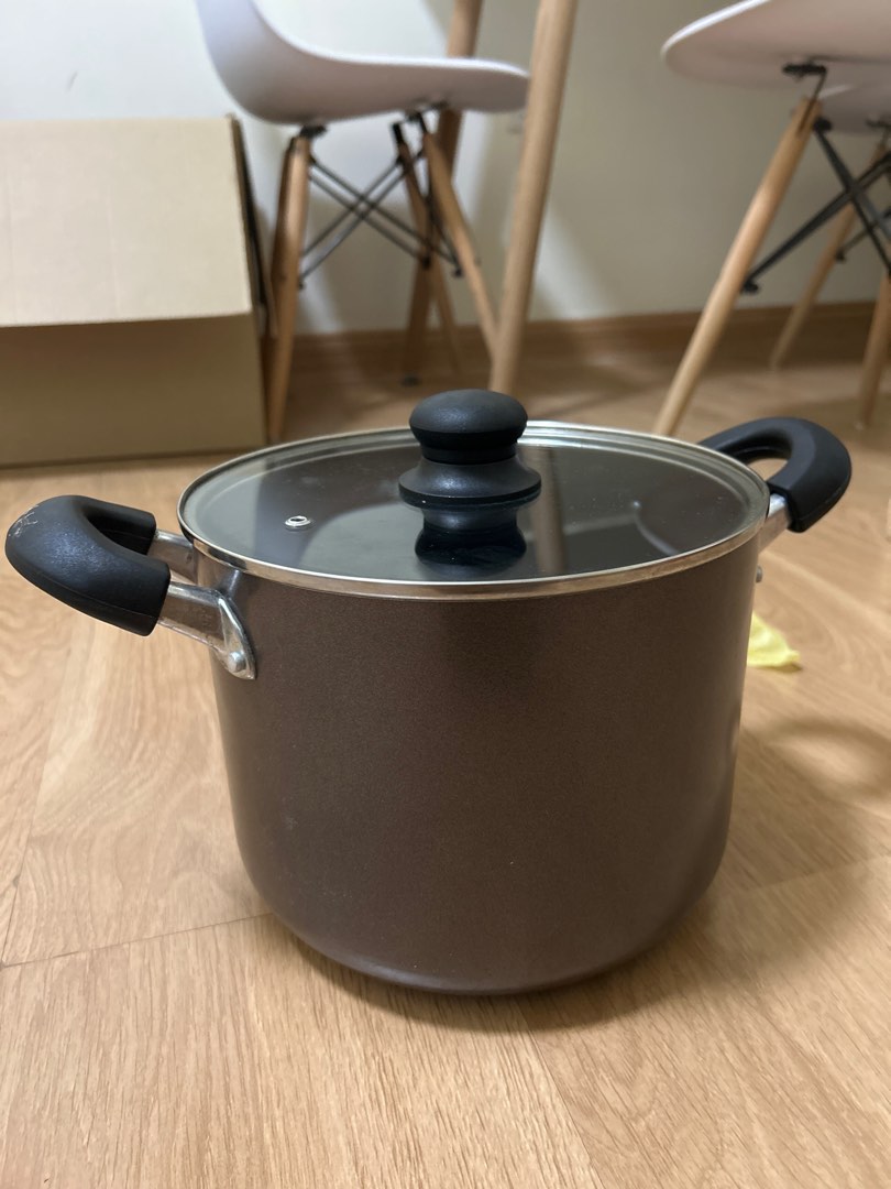 Small stock pot, Furniture & Home Living, Kitchenware & Tableware ...