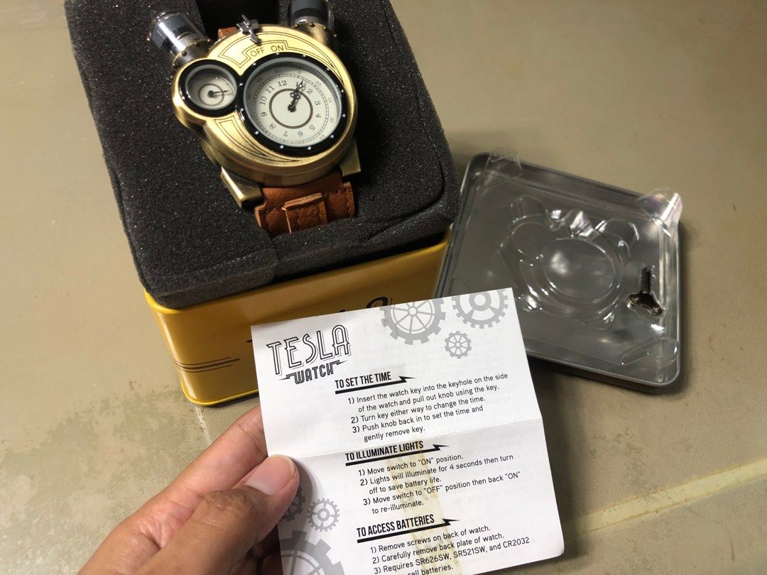 Thinkgeek Tesla Watch, Men's Fashion, Watches & Accessories, Watches on ...