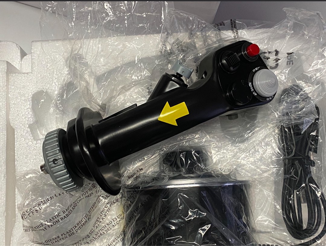 Thrustmaster HOTAS Warthog flight control system + x2 Mounts + Rudders ...