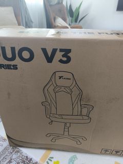 TTRacing Duo V3 Gaming Chair (RED), Furniture & Home Living, Furniture ...