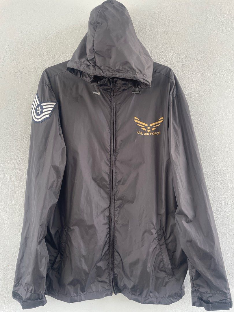 Windbreaker Army, Men's Fashion, Activewear on Carousell
