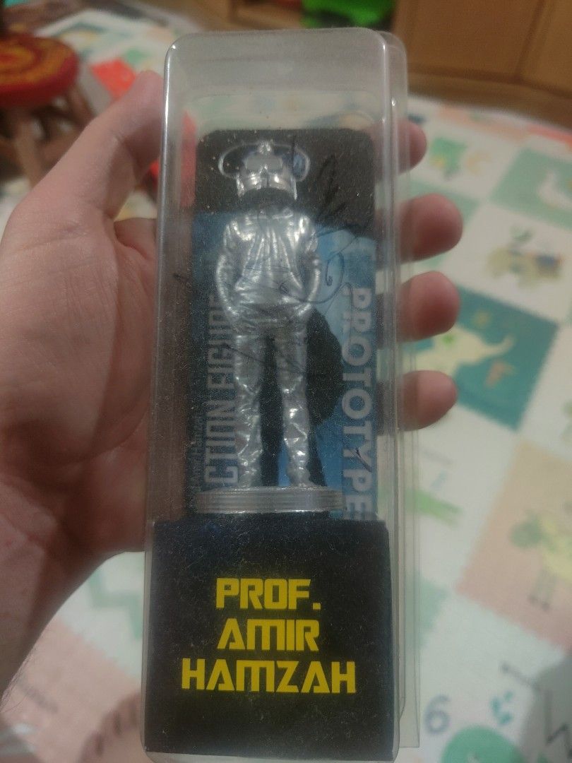 XX Ray III Figures with Aziz M Osman Adam John Signature-, Hobbies ...