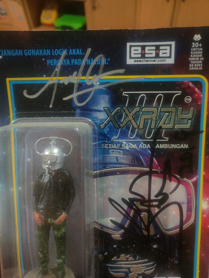 XX Ray III Figures with Aziz M Osman Adam John Signature-, Hobbies ...