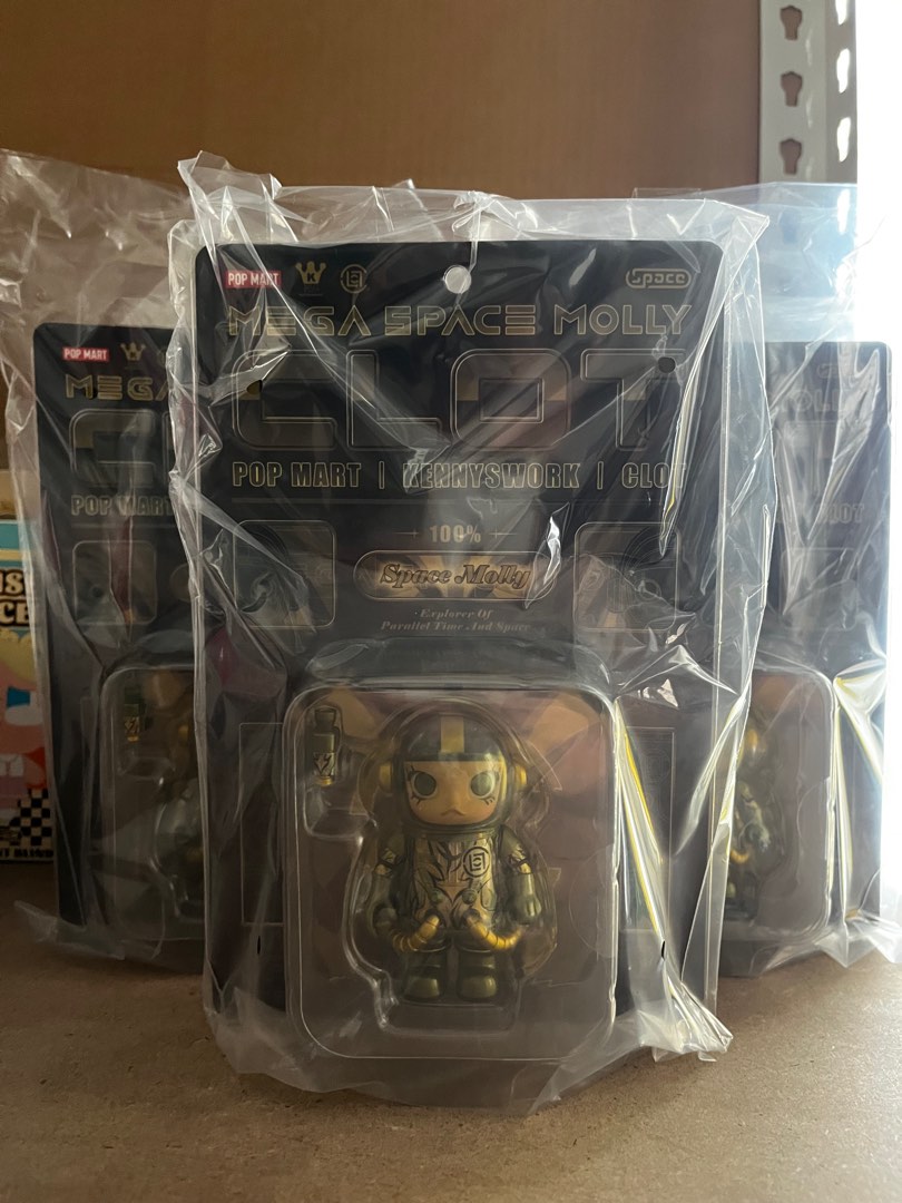 Clot x Molly 100%, Hobbies & Toys, Collectibles & Memorabilia, Fan ...