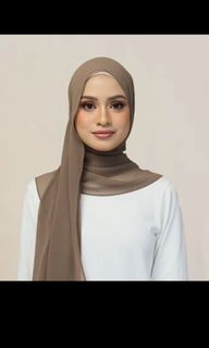Hunting- Dianashawl Rosetta bloom, Women's Fashion, Muslimah Fashion ...
