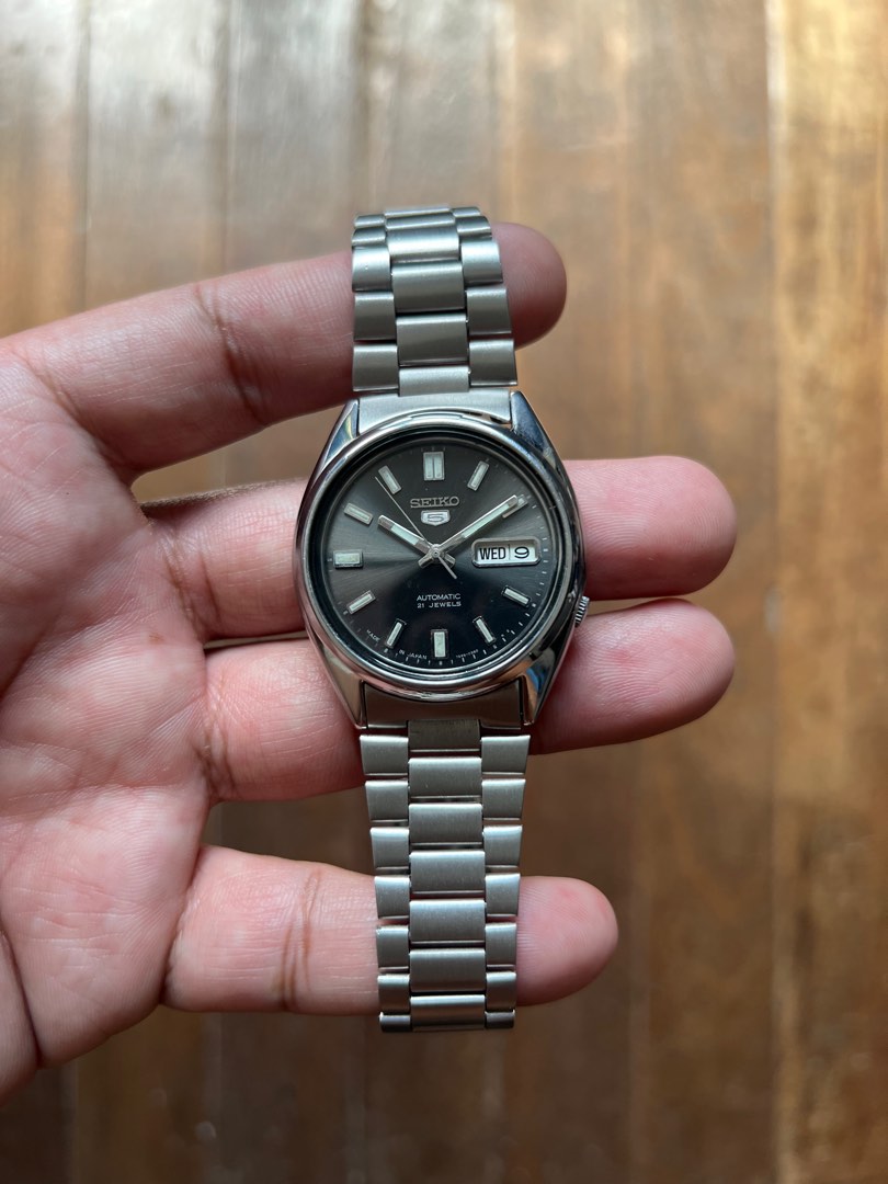 Seiko 5 snxs79j, Men's Fashion, Watches & Accessories, Watches on Carousell