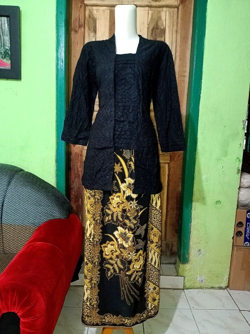 Set kebaya Kutu baru Bunga / Setelan Kutu Baru Motif / Set Kebaya ...