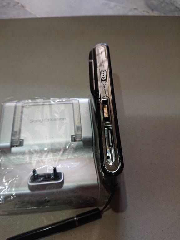 Sony Ericsson Satio orignal midland malaysia set 12.1 mp xenon flash in ...