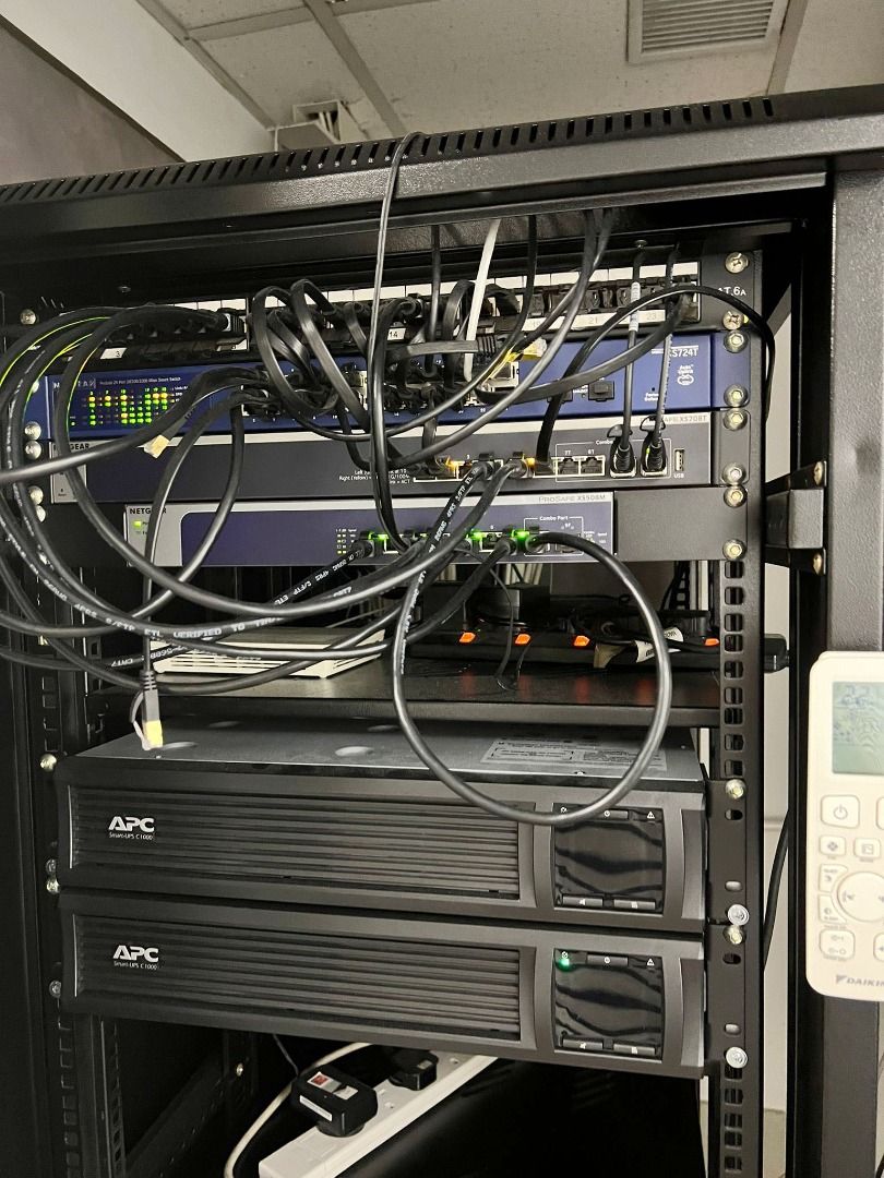 辦公室搬遷大平賣 Qnap NAS server rack mount 電腦伺服器 TS-EC1279U-RP (唔包hard disk 硬盤 ...