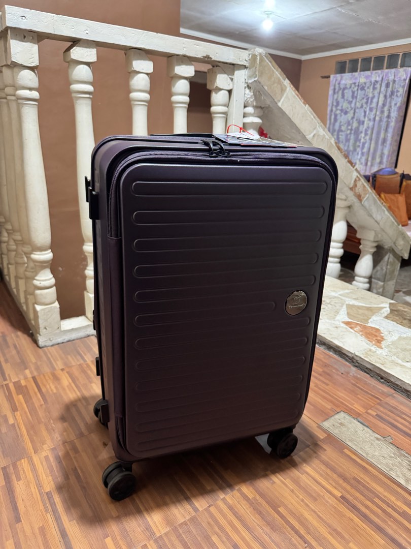 Compass Luggage for checkin 20kg (24 inch), Hobbies & Toys, Travel ...