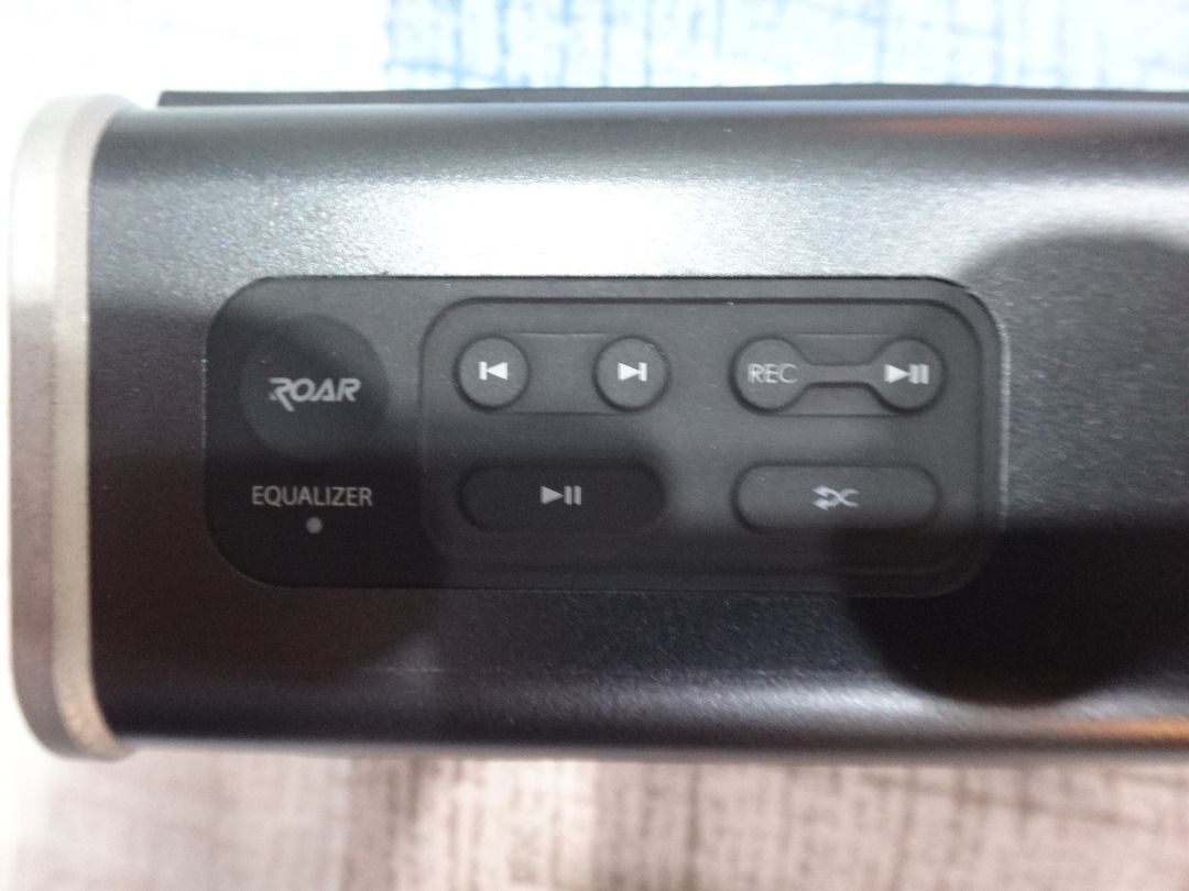 CREATIVE iROAR GO Portable Speaker with Bluetooth, AUX, MicroSD, and ...