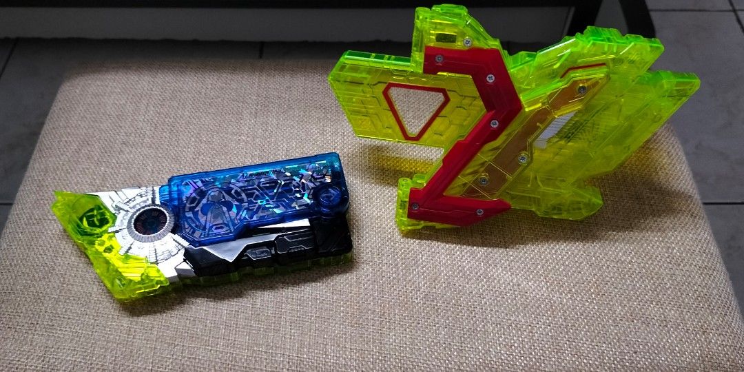 DX Zero Two Unit and Progrise Key Kamen Rider Zero One, Hobbies & Toys ...
