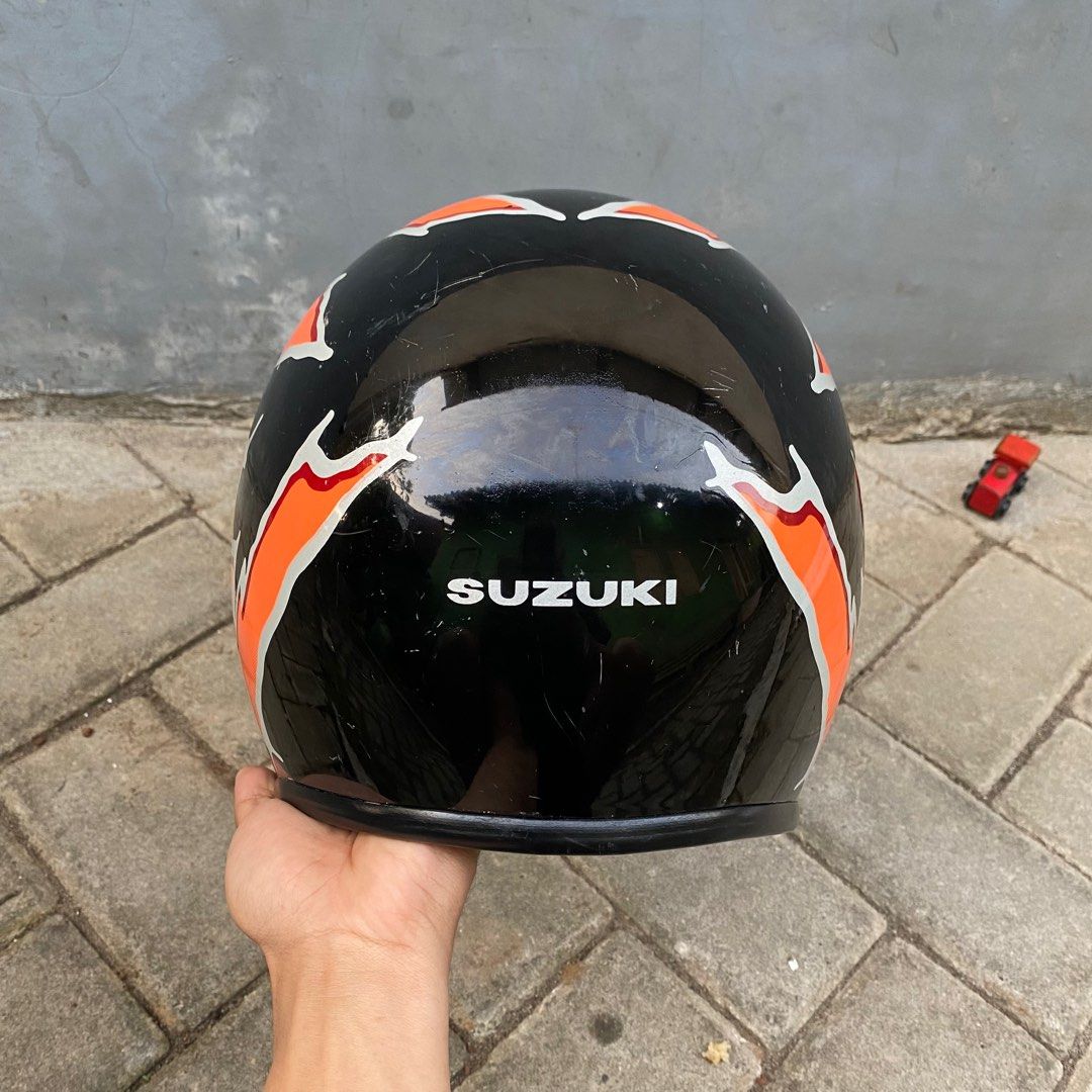 Helm suzuki ts lawas helm suzuki jadul original, Motor di Carousell