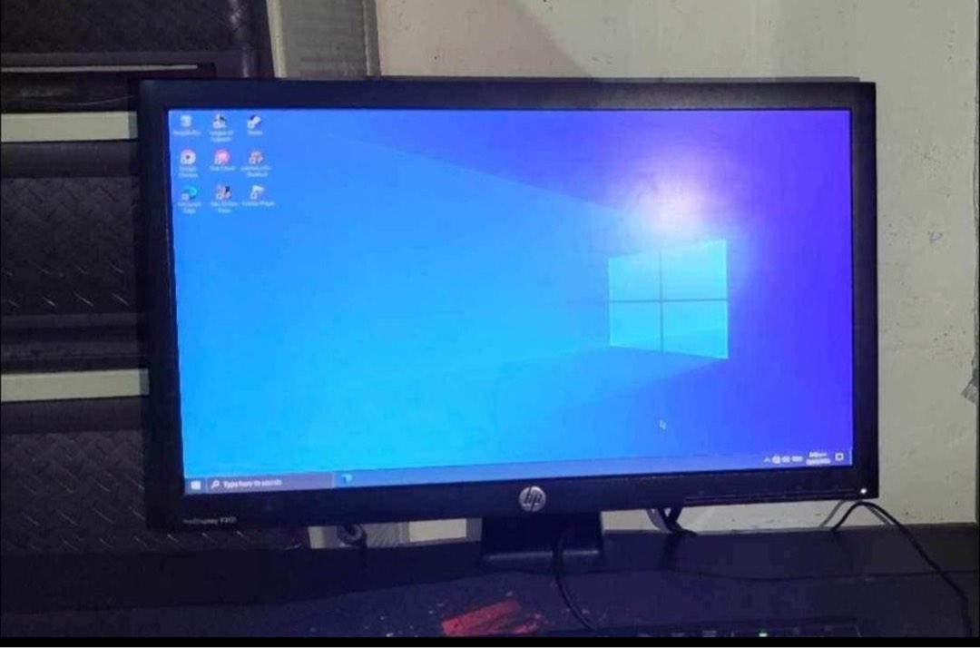 HP ProDisplay P201 Monitor, Computers & Tech, Desktops on Carousell
