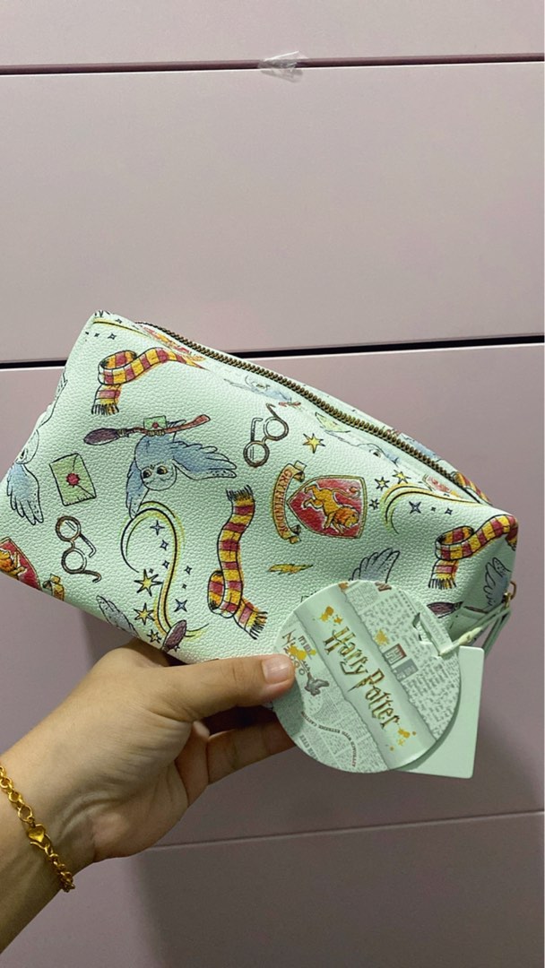 Miniso X Harry Potter pouch hedwig, Women's Fashion, Bags & Wallets ...