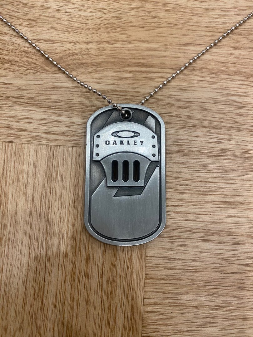 Oakley Metal Chain, Men's Fashion, Watches & Accessories, Jewelry on ...