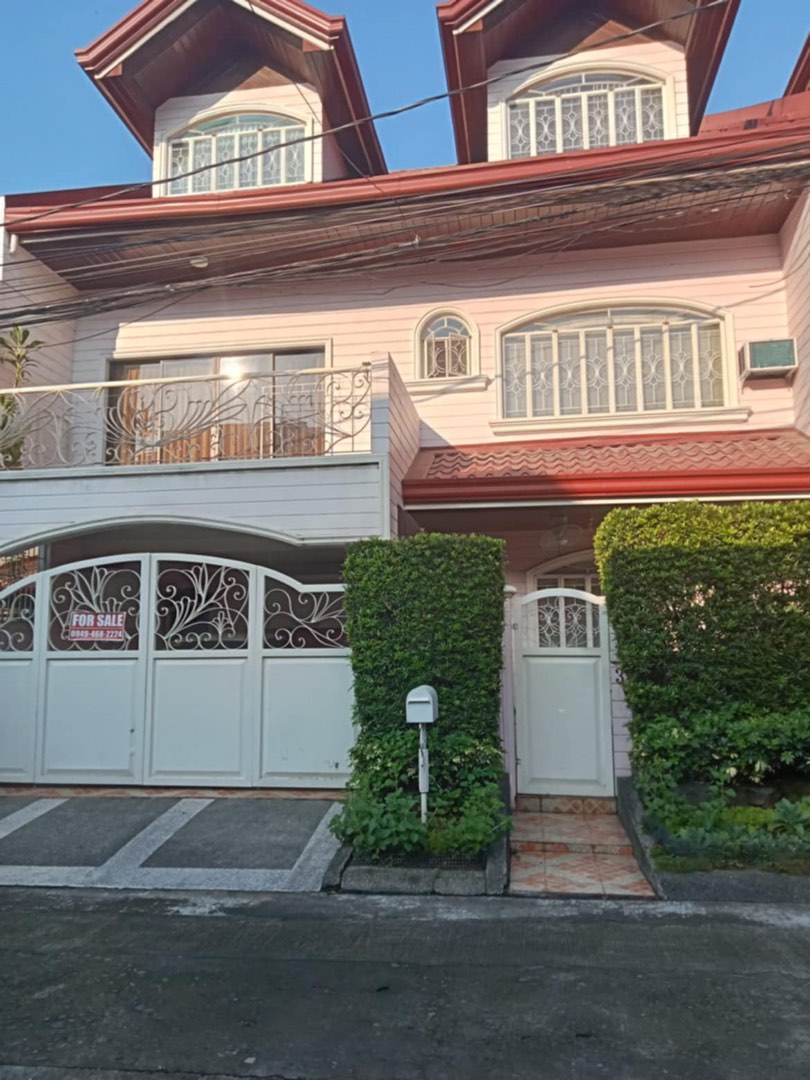 Pre-owned House & Lot in New Intramuros, Quezon City, Property, For ...