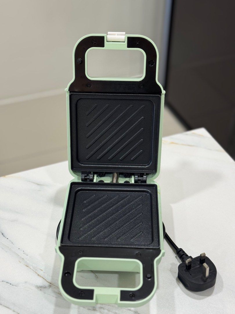 Simplus Sandwich Maker Breakfast Toast Maker 650W, TV & Home Appliances ...