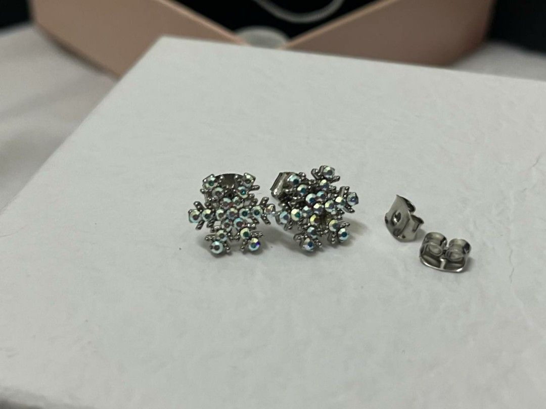 SO SEOUL Let It Snow Snowflake Aurore Boreale Austrian Crystal Pierce ...