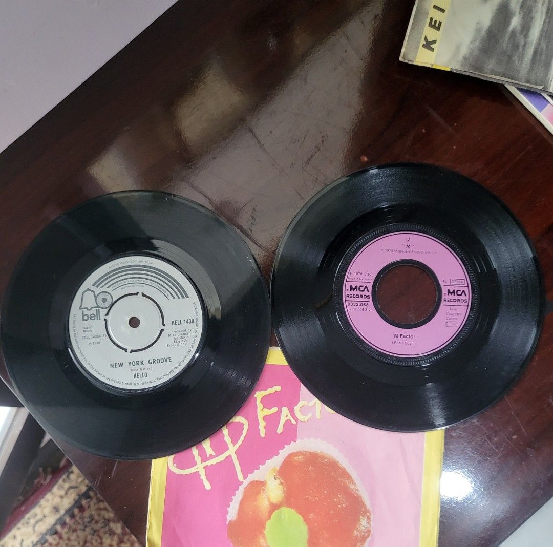 Vinyl Piringan Hitam Koleksi dari Jerman Ukuran 7", Musik & Media, CD ...