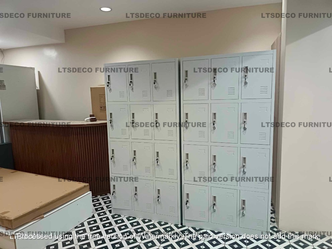18 DOOR STEEL LOCKER / LOCKERS / OFFICE PARTITIONS, Furniture & Home ...