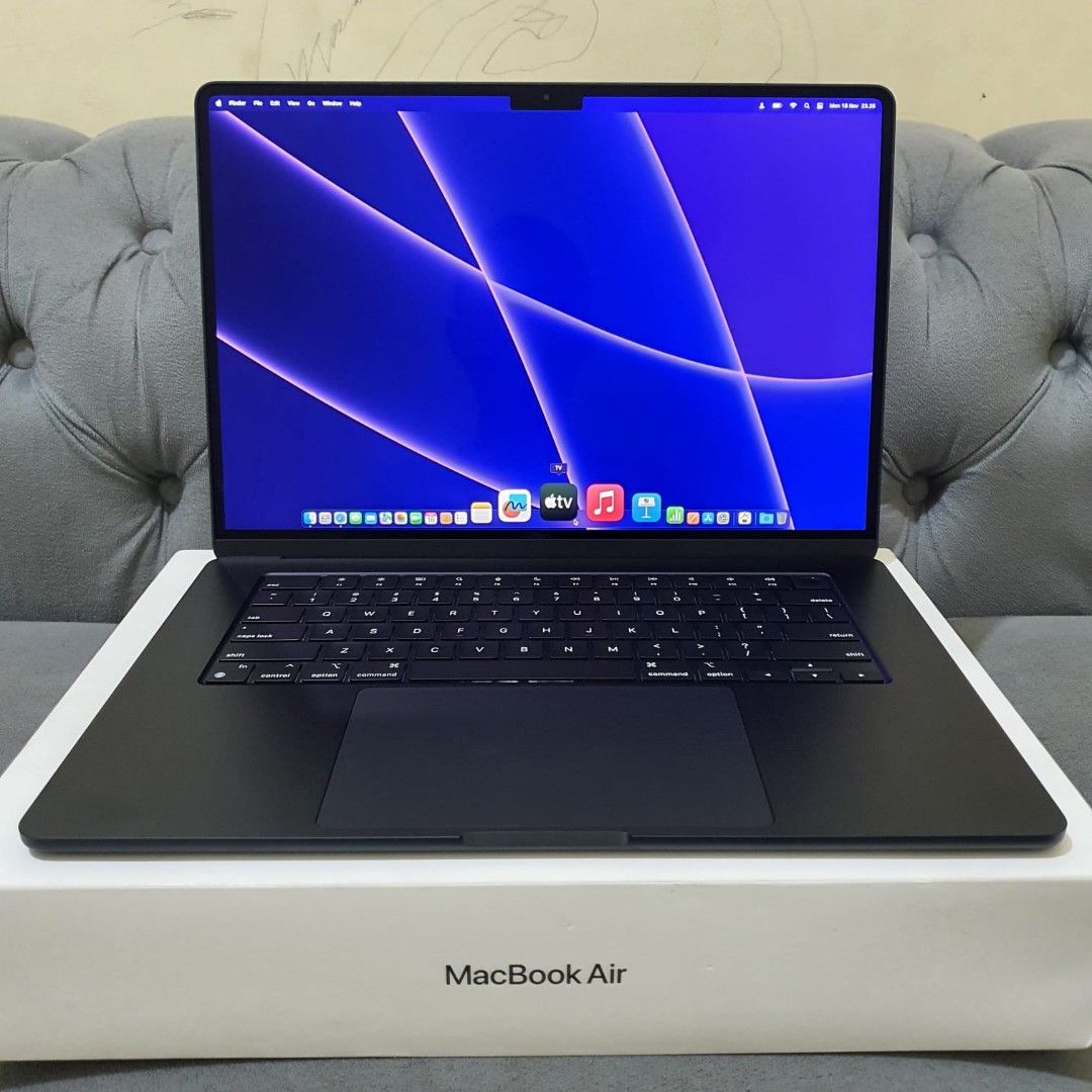 Apple MacBook Air M2 Chip 2023 15 inch 8Gb/512Gb-Midnight, Elektronik, Komputer, Laptop di Carousell