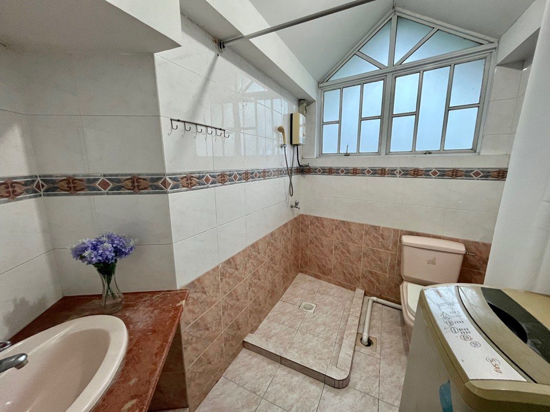 Hougang MRT Studio-liked Master Room ( Hall+ Bedroom + kitchenette ...