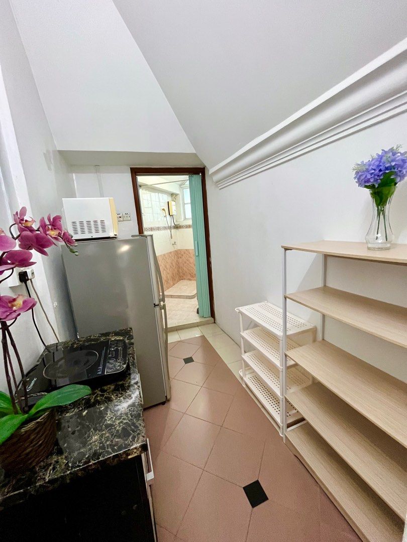 Hougang MRT Studio-liked Master Room ( Hall+ Bedroom + kitchenette ...