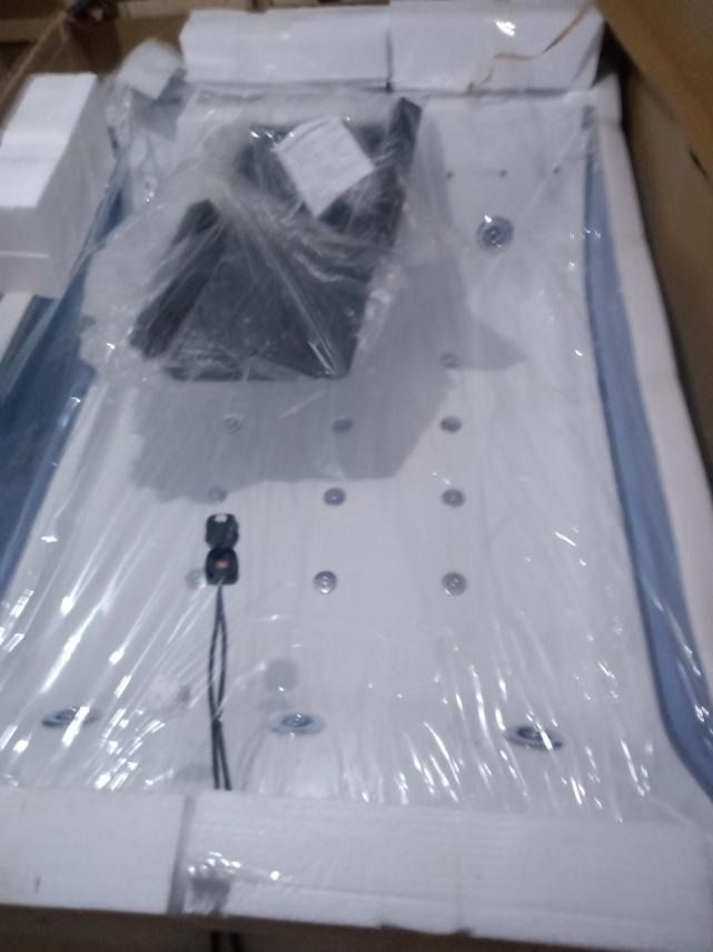 Indoor Jacuzzi with Glass Apron Good for 2 pax, Furniture & Home Living ...