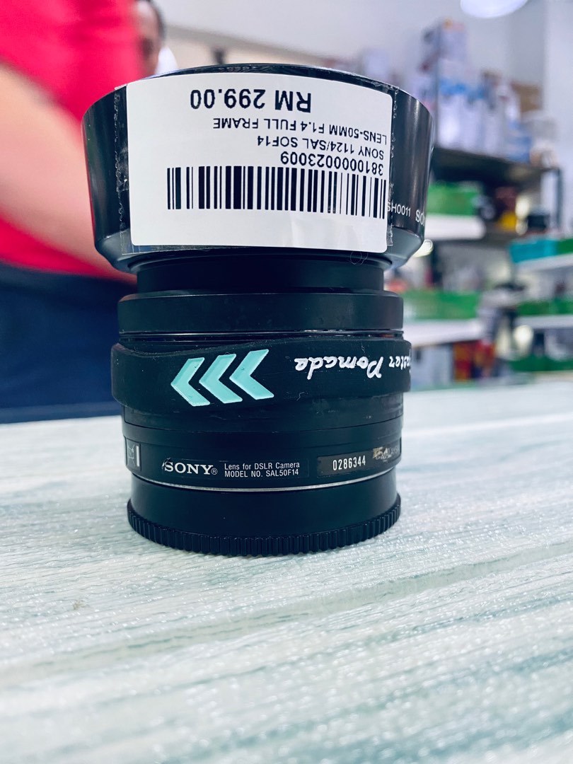 LENS SONY SAL SOF14 50MM F1.4, Photography, Lens & Kits on Carousell