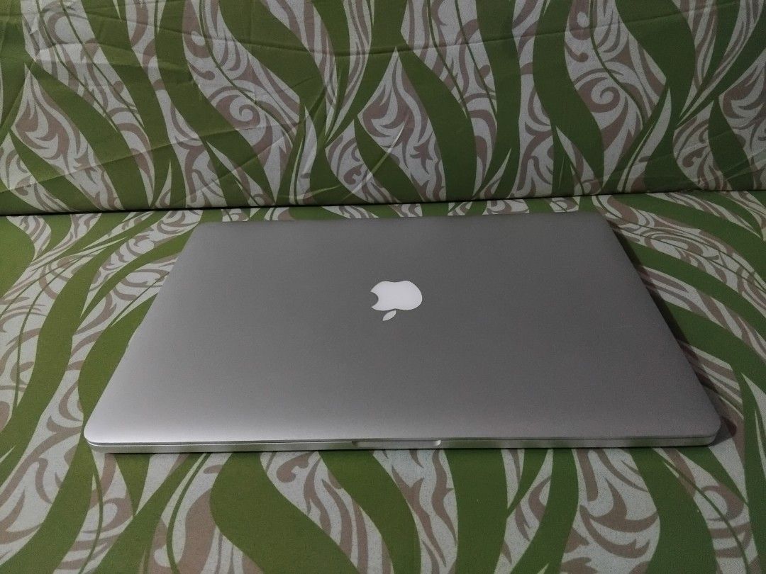 Macbook Pro Retina 15 inches Core i7 8gb 256gb large Retina laptop ...