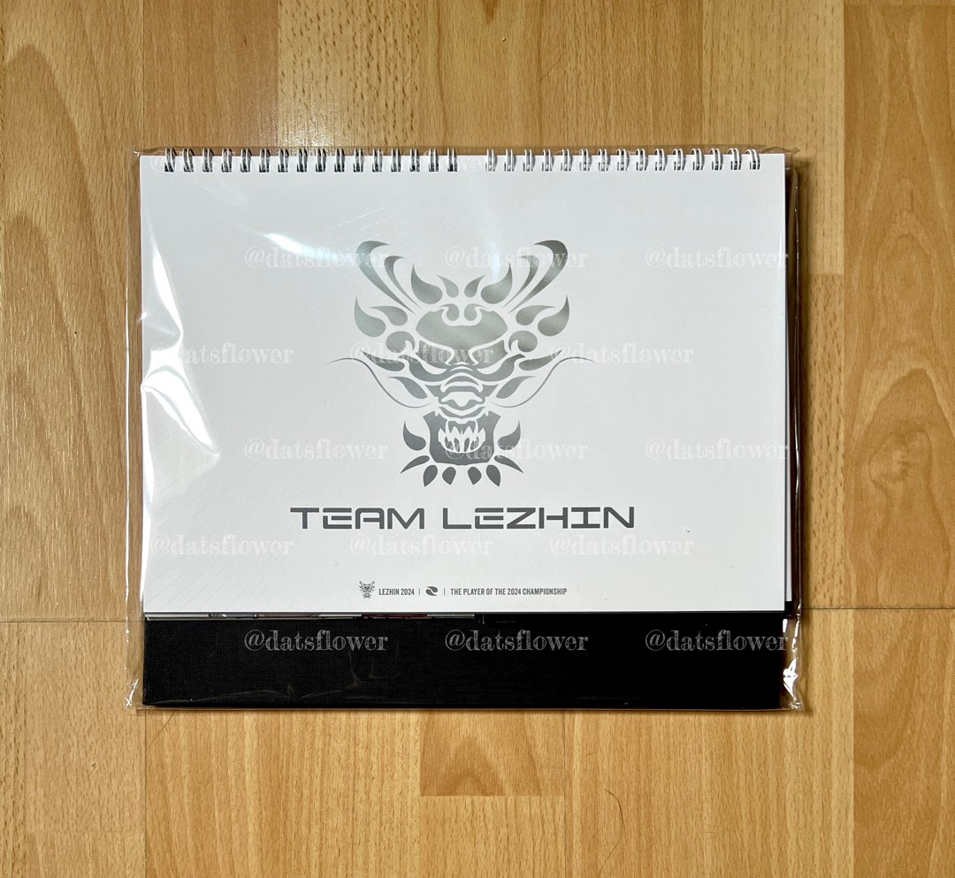 Official Lezhin 2024 Season's Greetings Calendar, Hobbies & Toys ...