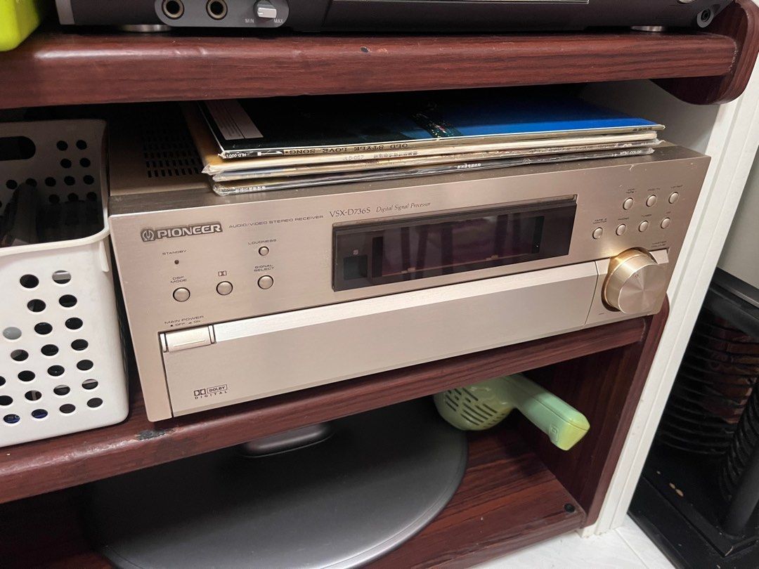 Pioneer Gold amplifier audio/video stereo receiver. PIONEER VSX-D736S ...