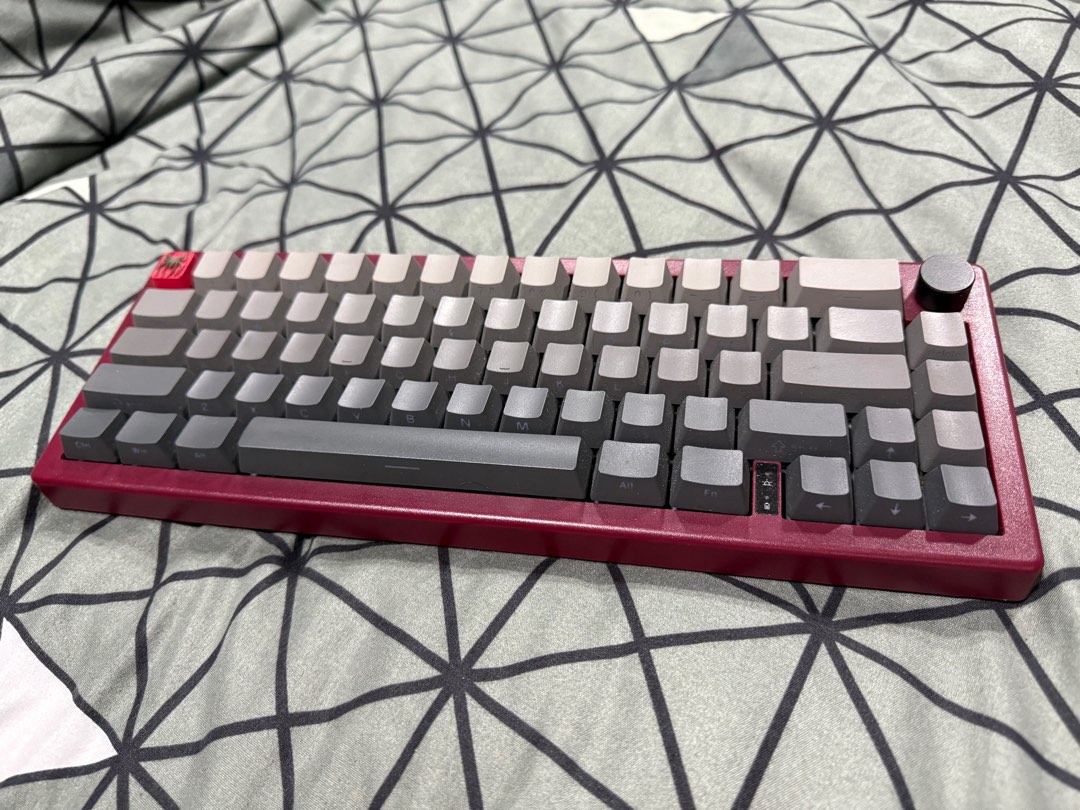 (SALE) GMK65 wine red/maroon modded custom mechanical keyboard ...