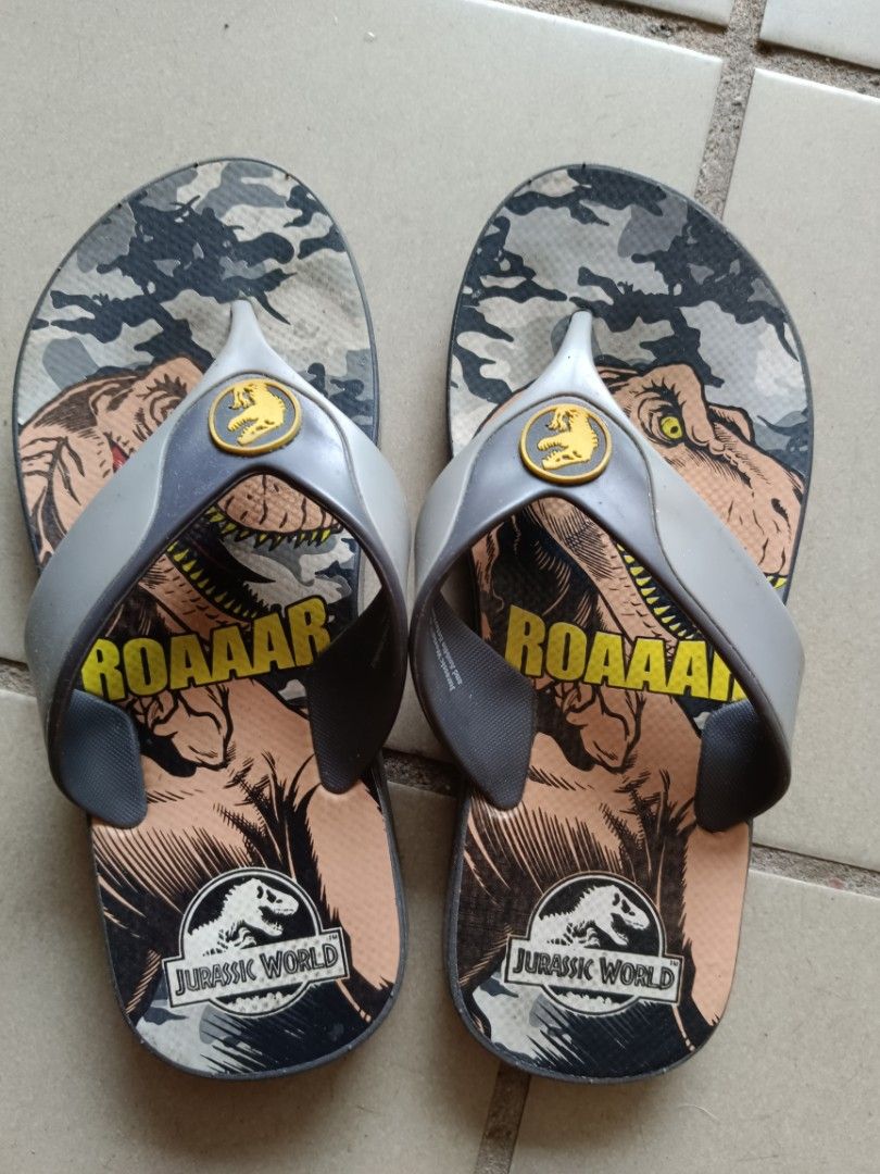 Selipar Jurassic World Kids, Babies & Kids, Babies & Kids Fashion on ...