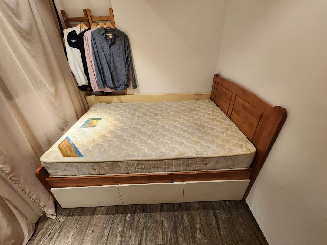Small double storage bed with 3 pull out drawers, 傢俬＆家居, 傢俬, 床架及床褥 ...