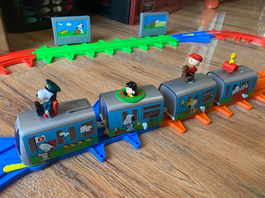 Snoopy and Friends Train Set (Extremely Rare), Hobbies & Toys, Toys ...