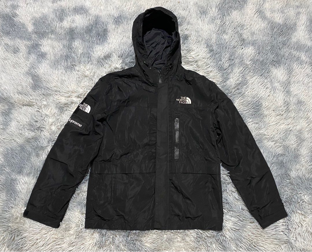Tnf X Supreme Windbreaker jacket, Men's Fashion, Coats, Jackets and Outerwear on Carousell